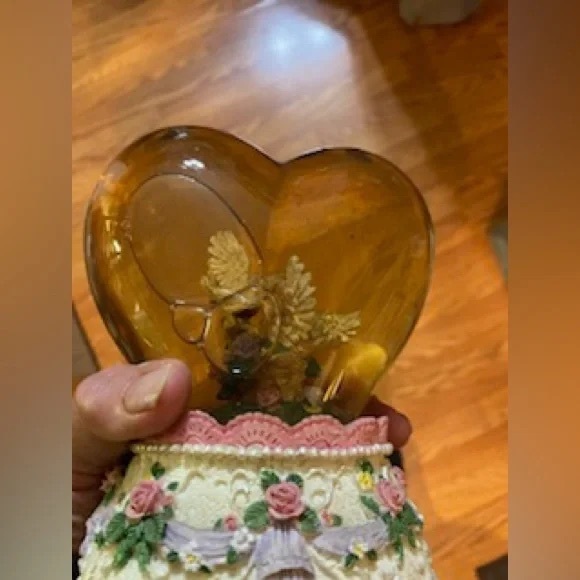 Accents | Amber Heart Glass Music Box With Floral Accents | Poshmark